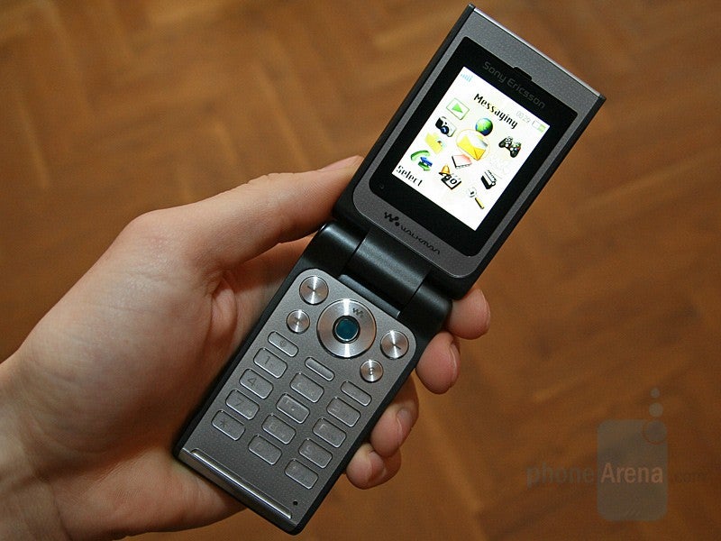 Hands-On with Sony Ericsson Z555, W380 and K660 - PhoneArena