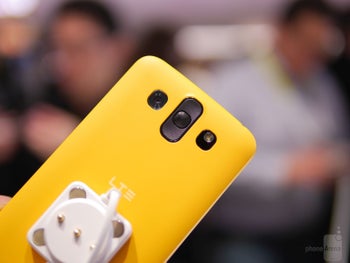 LG AKA hands-on | PhoneArena reviews - PhoneArena