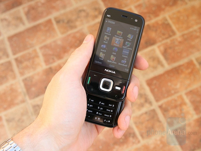 Hands-on with the Nokia N85 - PhoneArena