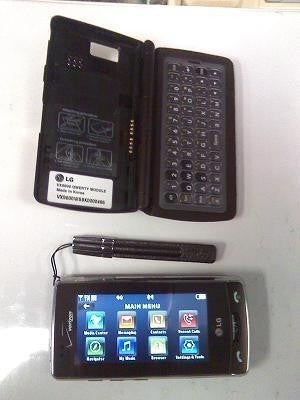 LG's VX9600 Versa shows its face - PhoneArena