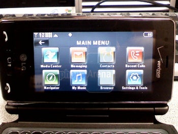 New spy pics of the LG Versa - PhoneArena