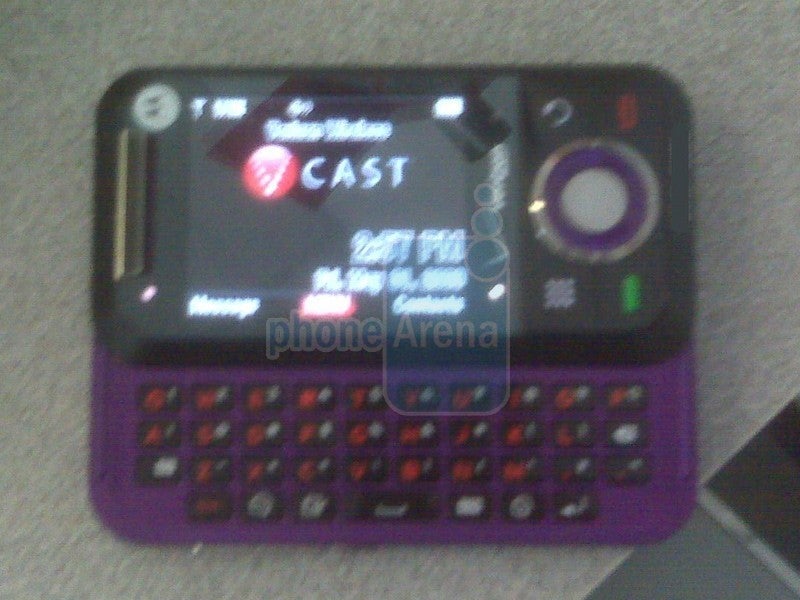 Live images of the Motorola Rival а455 and Samsung Alias 2 U750 ...
