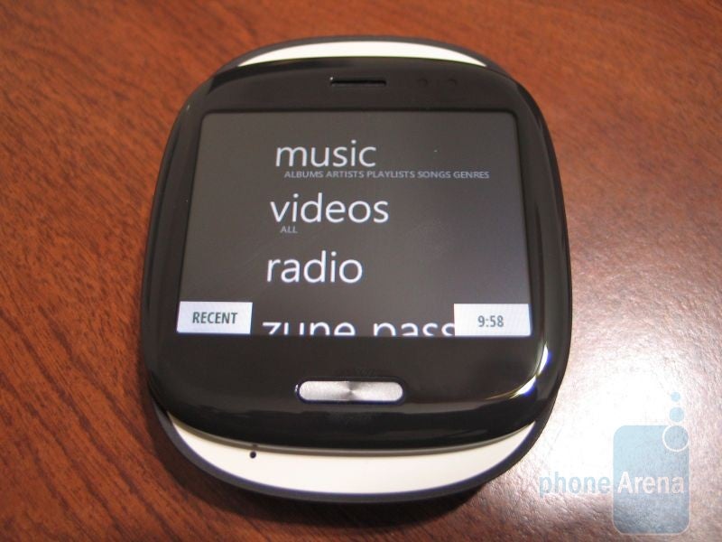 Hands-on with the Microsoft KIN ONE and KIN TWO - PhoneArena