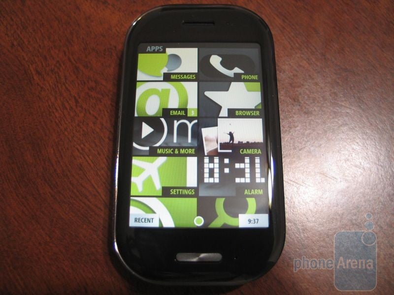 Hands-on with the Microsoft KIN ONE and KIN TWO - PhoneArena