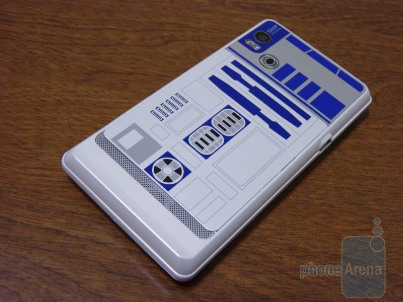 Motorola DROID R2-D2 Special Edition Hands-on - PhoneArena