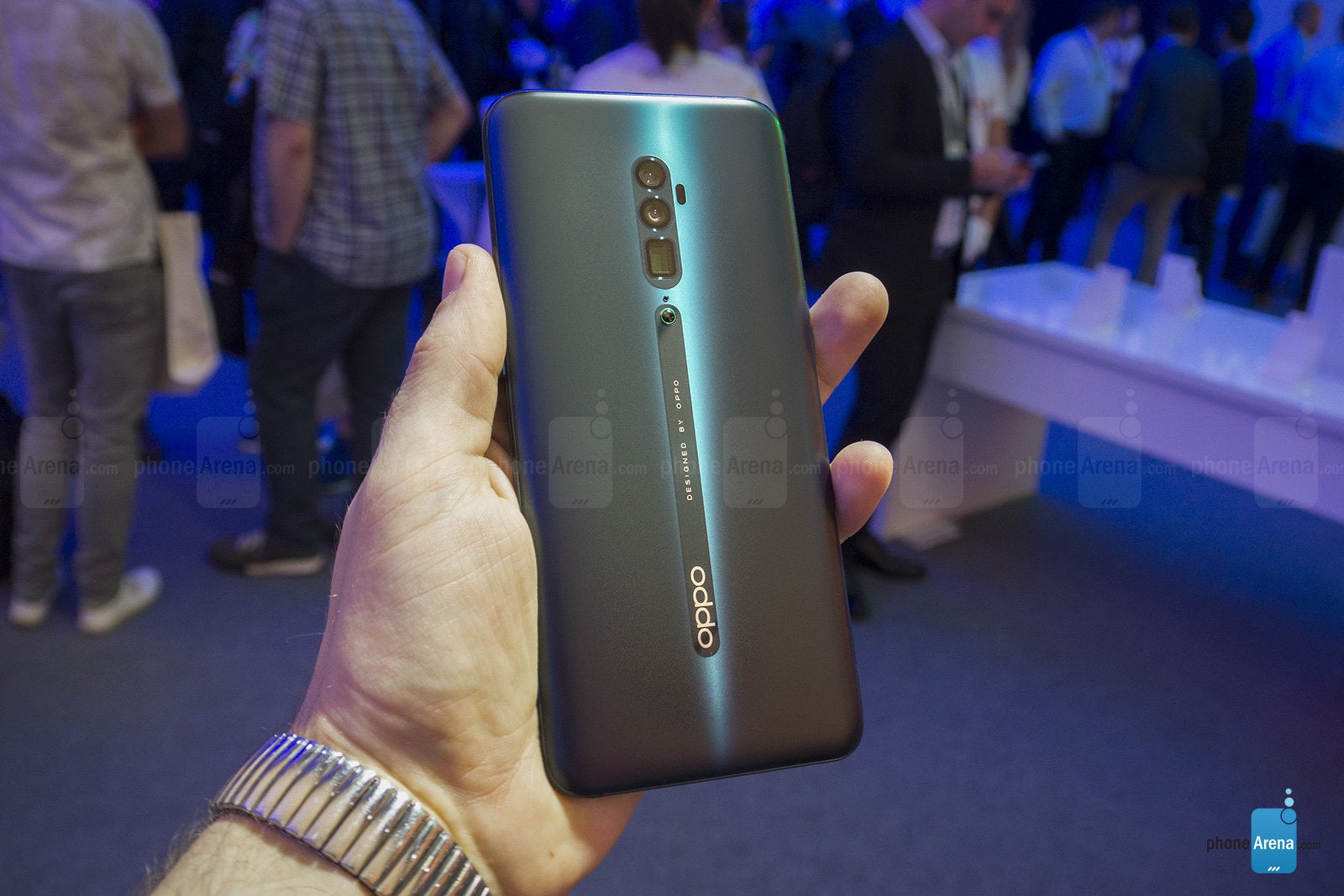 Oppo Reno 10x Zoom hands-on: The shark-fin phone - PhoneArena