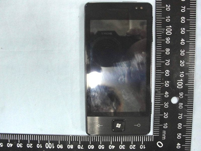 Asus E600 with Windows Phone 7 boasts new photos and AT&T bands at the ...
