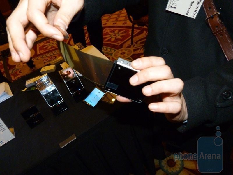 Samsung shows off its flexible OLED displays - PhoneArena