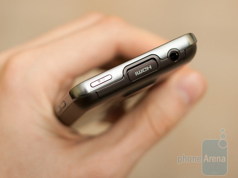 LG Optimus 2X Unboxing and Hands-on - PhoneArena