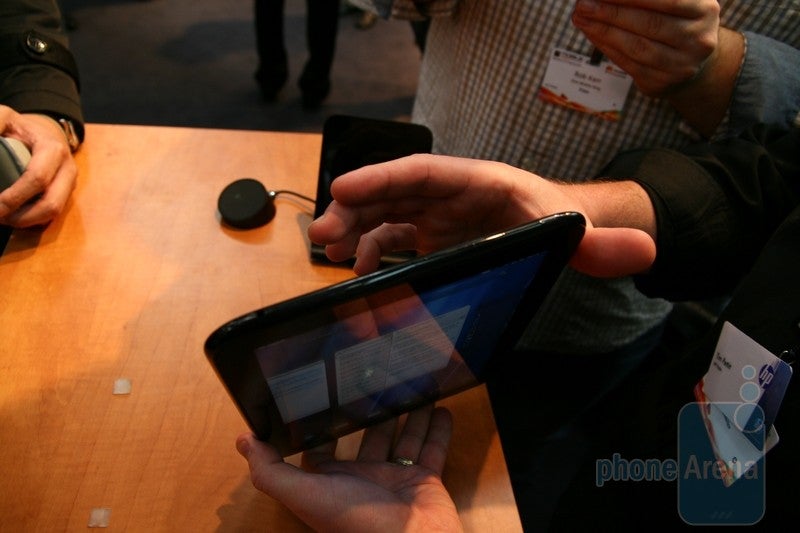 HP TouchPad hands-on - PhoneArena