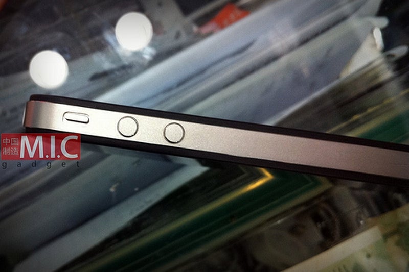 64GB iPhone 4 prototype handled on video, we might see such capacity in ...
