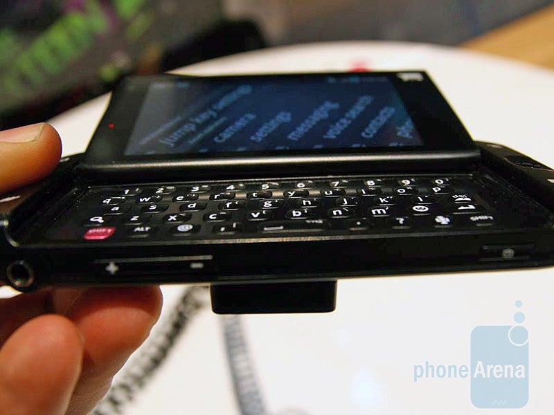 T-Mobile Sidekick 4G Hands-on - PhoneArena