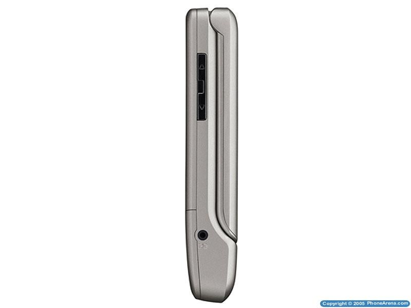 Motorola unveils two clamshell cellphones at the 3GSM - PhoneArena