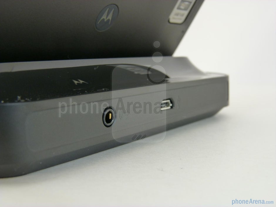 Motorola DROID BIONIC Standard Dock Hands-on - PhoneArena