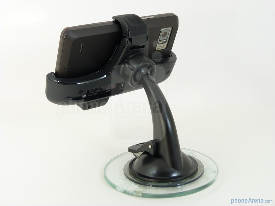 Motorola DROID BIONIC Vehicle Navigation Dock Hands-on - PhoneArena