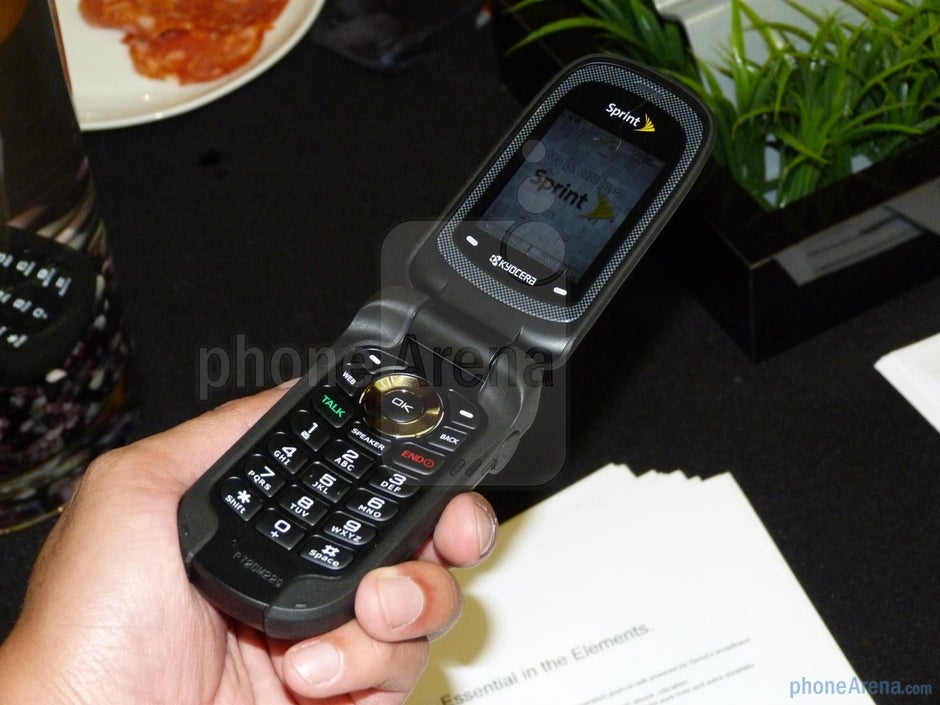 Kyocera DuraCore and DuraMax Hands-on - PhoneArena