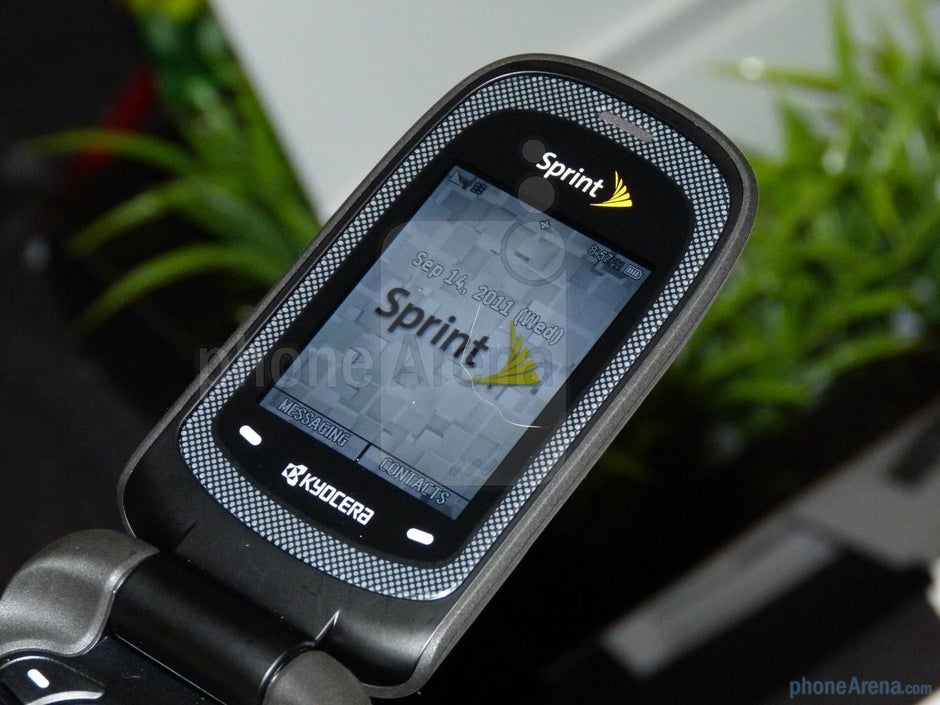 Kyocera DuraCore and DuraMax Hands-on - PhoneArena