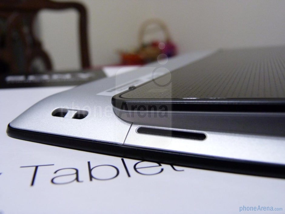 Sony Tablet S Unboxing and Hands-on | PhoneArena reviews - PhoneArena