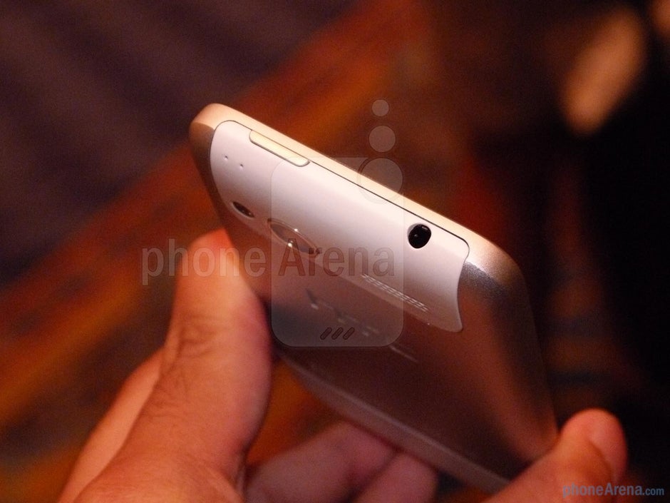 HTC Radar 4G Hands-on - PhoneArena