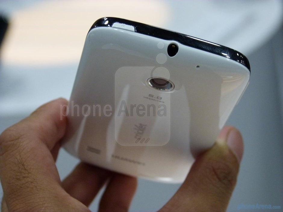 Huawei Ascend II Hands-on - PhoneArena