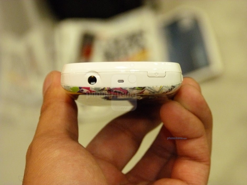 Huawei M835 Tokidoki edition hands-on - PhoneArena