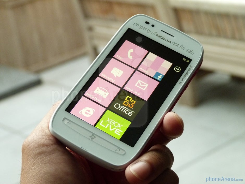 Nokia Lumia 710 Hands-on - PhoneArena