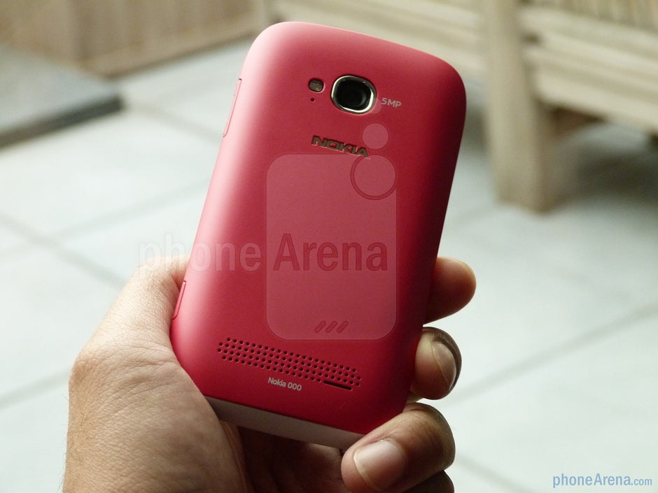 Nokia Lumia 710 Hands-on - PhoneArena