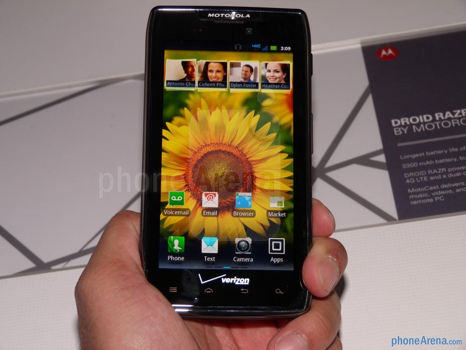 Motorola DROID RAZR MAXX hands-on - PhoneArena
