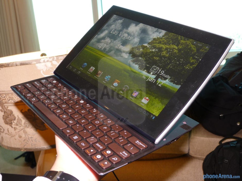 Asus Eee Pad Slider hands-on | PhoneArena reviews - PhoneArena