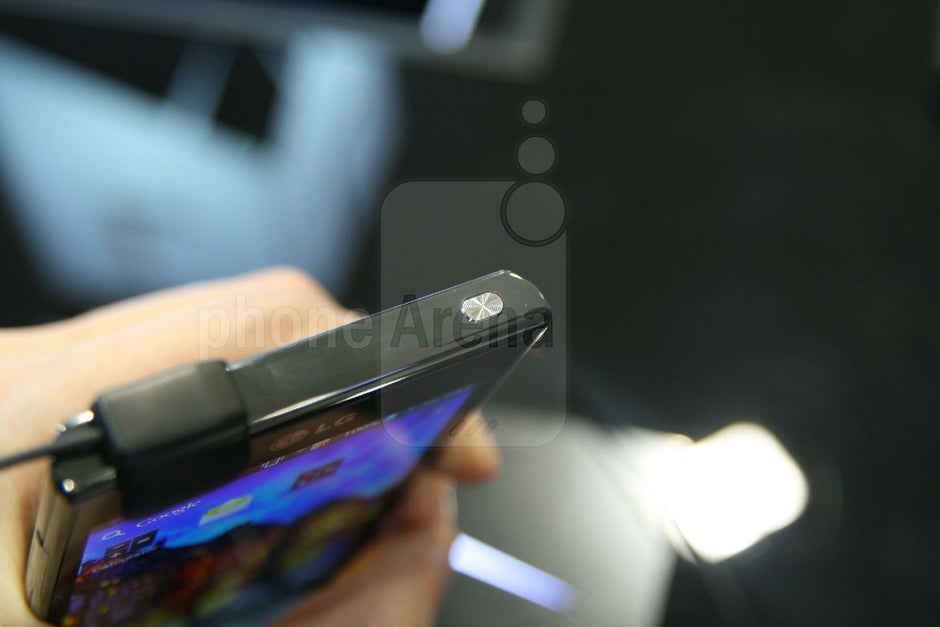 LG Optimus L7 Hands-on Review - PhoneArena