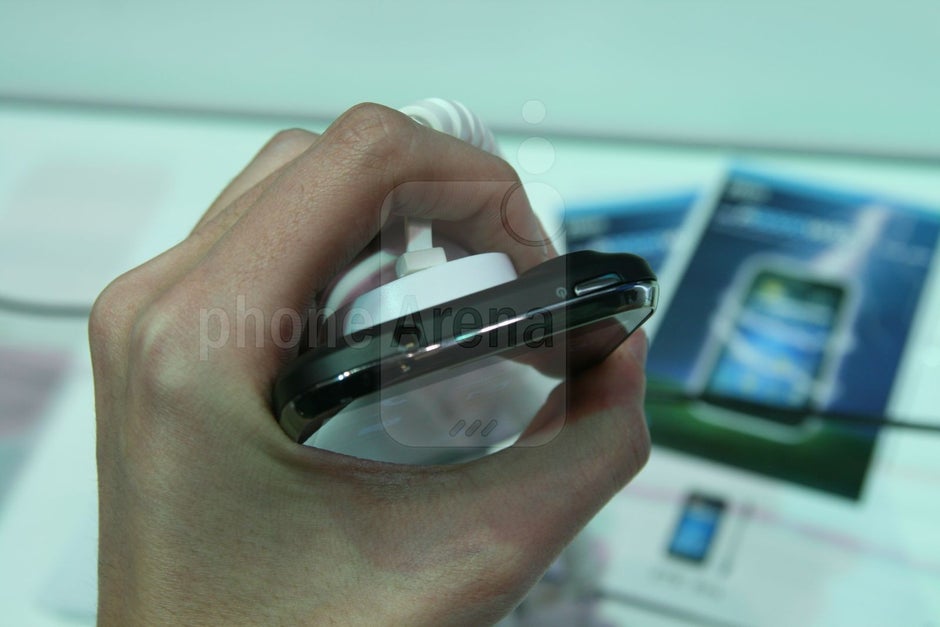 ZTE Orbit Hands-on Review - PhoneArena