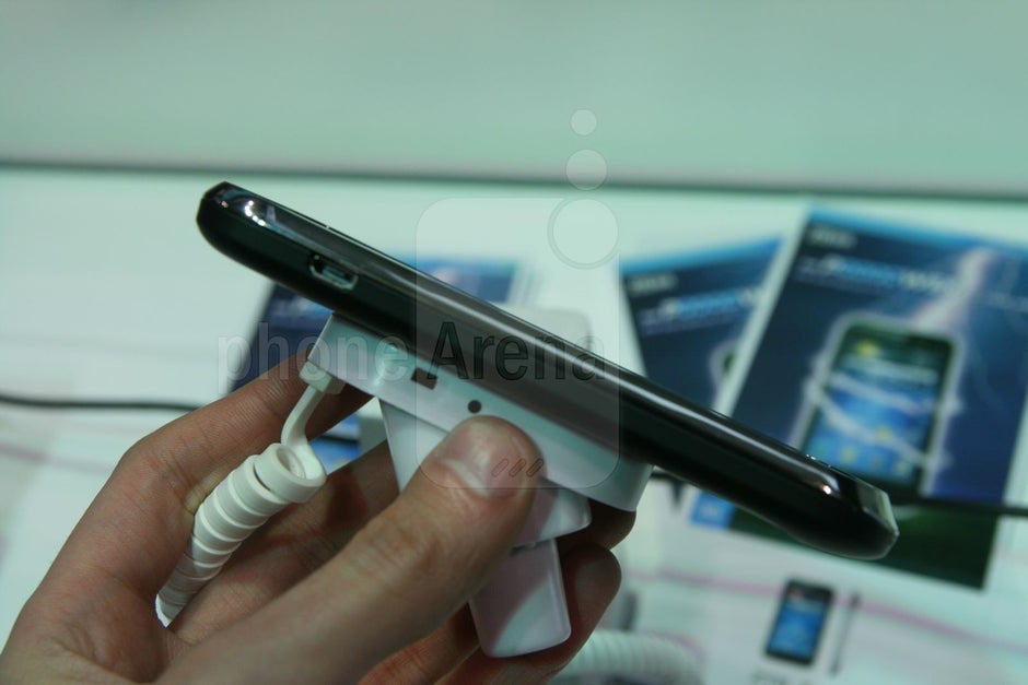 ZTE Orbit Hands-on Review - PhoneArena