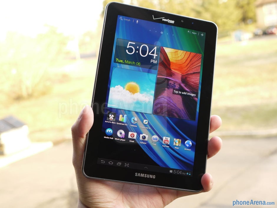 Samsung Galaxy Tab 7.7 LTE unboxing | PhoneArena reviews - PhoneArena