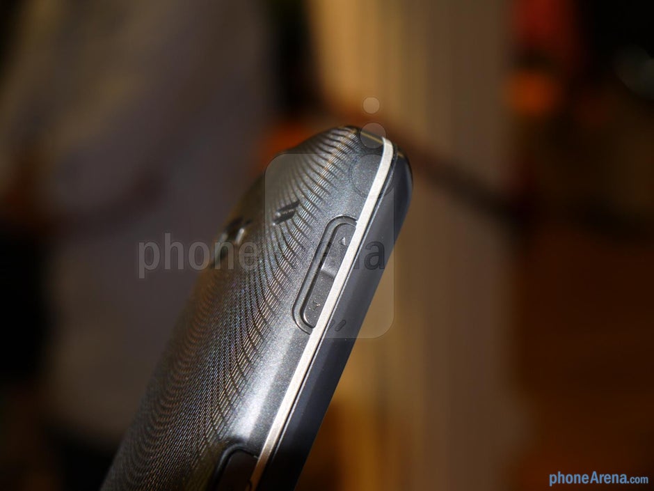 LG Rumor Reflex hands-on | PhoneArena reviews - PhoneArena