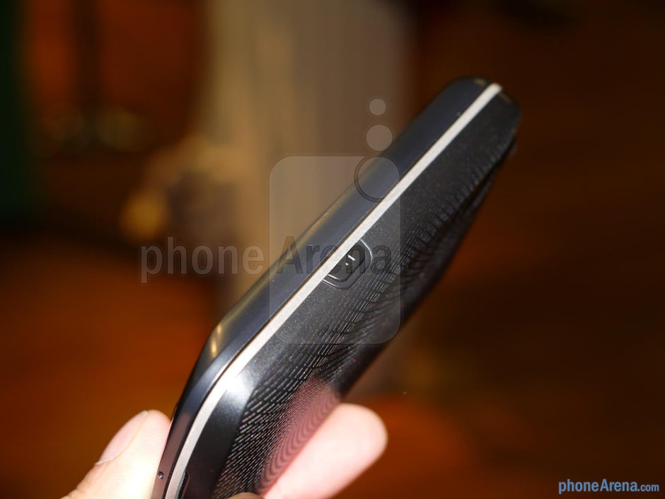 LG Rumor Reflex hands-on | PhoneArena reviews - PhoneArena