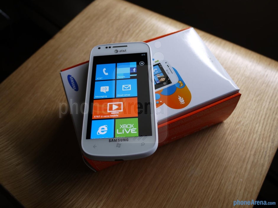 Samsung Focus 2 unboxing - PhoneArena