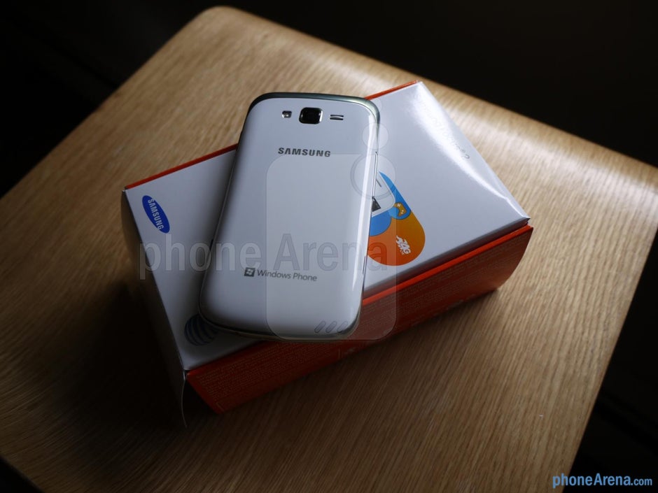 Samsung Focus 2 unboxing - PhoneArena
