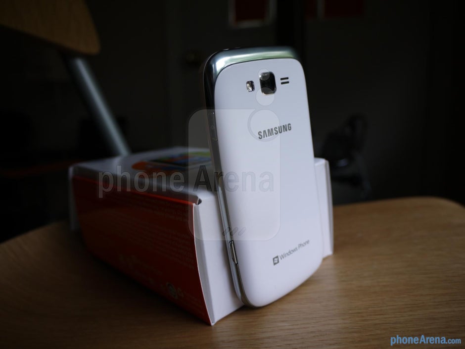 Samsung Focus 2 unboxing - PhoneArena