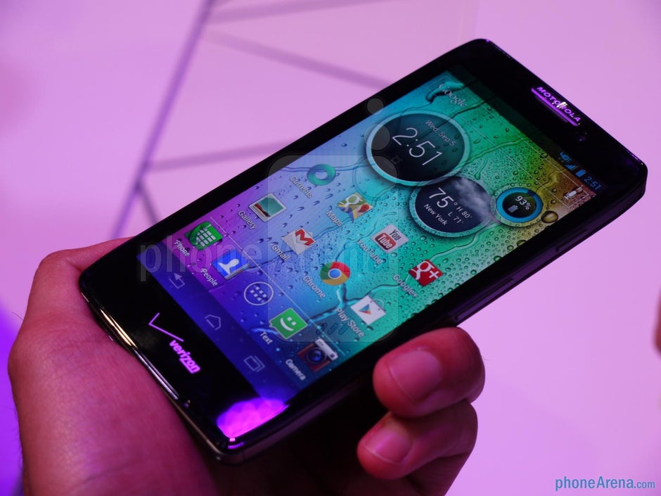 Motorola DROID RAZR MAXX HD hands-on - PhoneArena