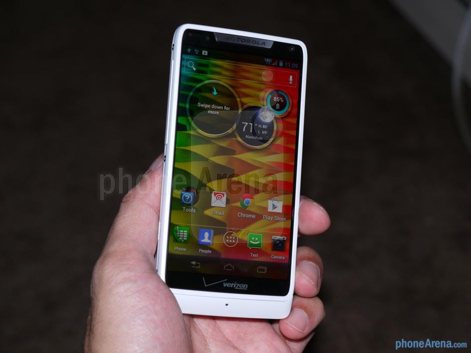 Motorola DROID RAZR M hands-on | PhoneArena reviews - PhoneArena