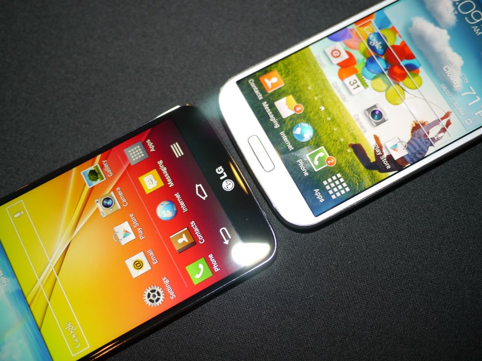 LG G2 vs Samsung Galaxy S4: first look - PhoneArena