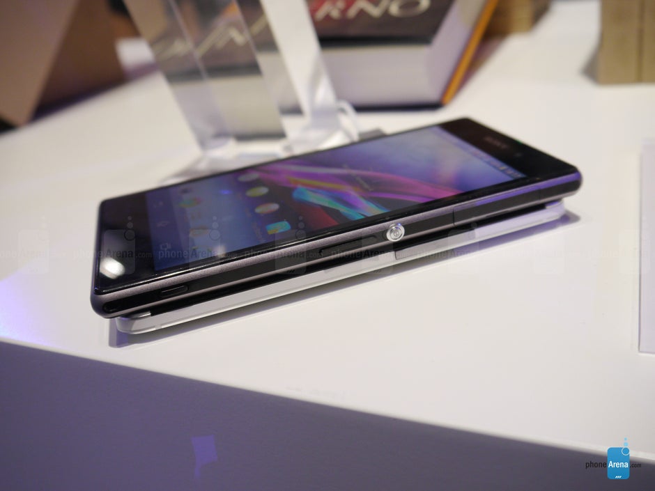 Sony Xperia Z1 vs HTC One: First look - PhoneArena
