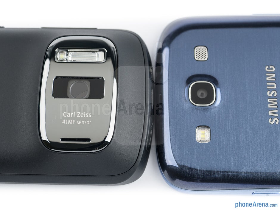 Nokia 808 PureView vs Samsung Galaxy S III - PhoneArena