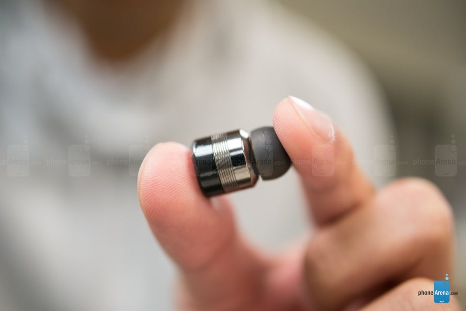 Rowkin Bit Charge Stereo headphones Review - PhoneArena