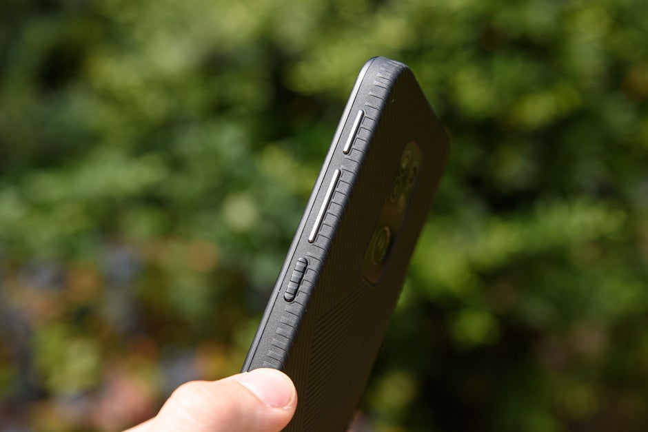 Motorola Defy (2021) review: no case required - PhoneArena