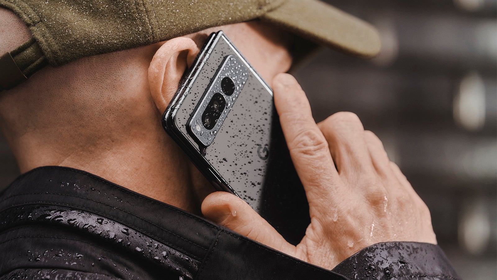 Google Pixel Fold Preview: different form factor than Galaxy Fold, same ...