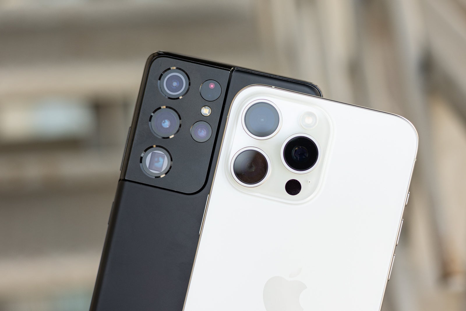 iPhone 15 Pro Max vs Galaxy S21 Ultra: Can an aging Samsung flagship ...