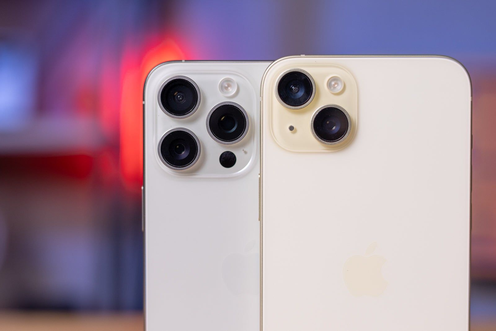 iPhone 15 Pro Max vs iPhone 15 Plus: Battle of the heavyweights ...