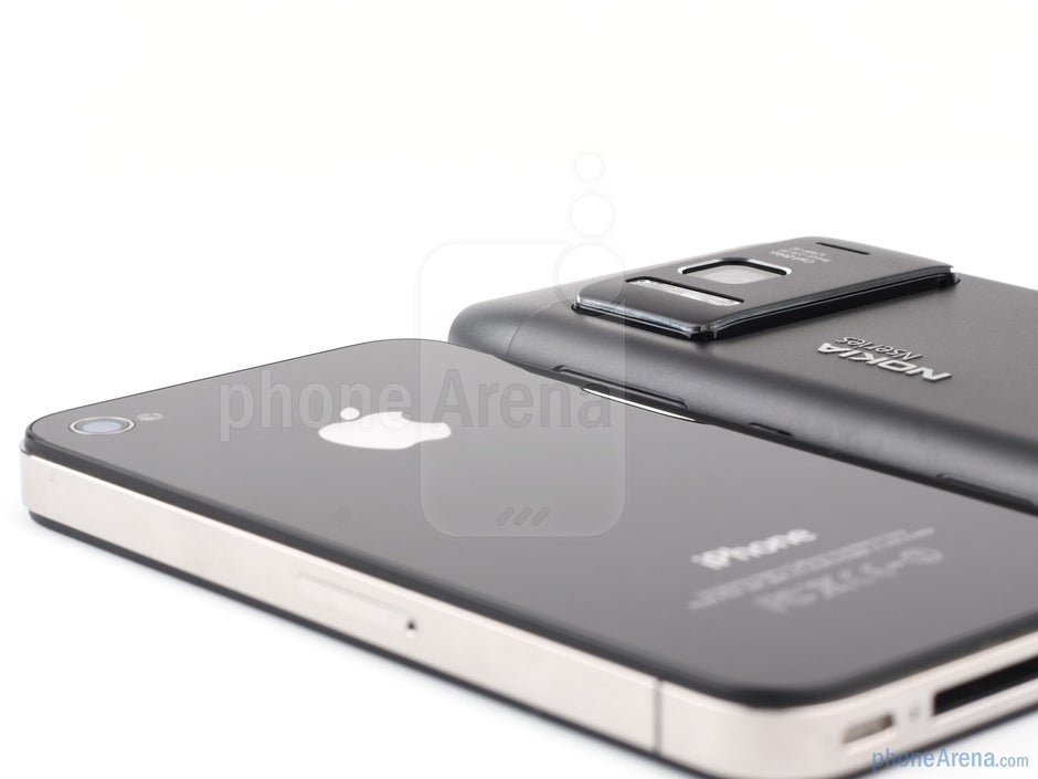 Nokia N8 vs Apple iPhone 4 - PhoneArena